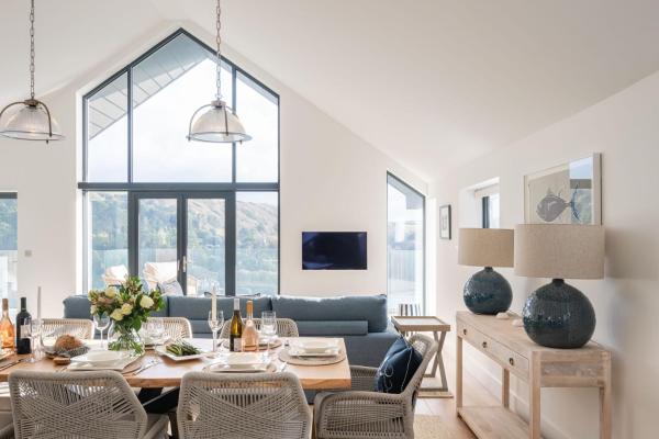 Nautica - Salcombe