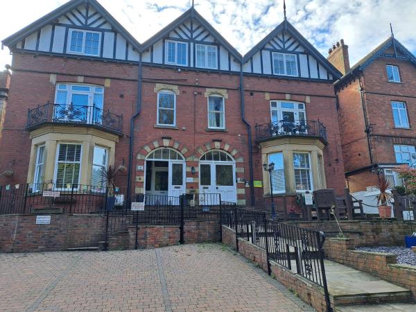 Aaron Accommodation - Whitby