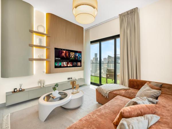 Casa Tranquila Luxury Suites With Burj Khalifa & Canal Views - Dubai