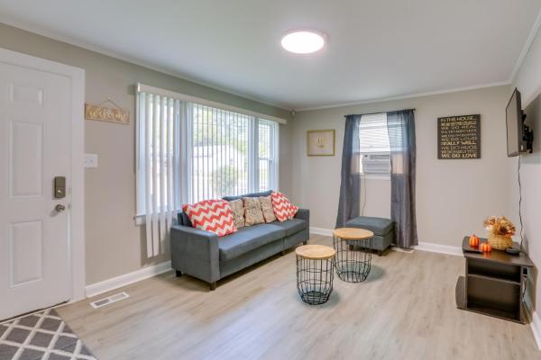 Cozy Greensboro Vacation Rental With Deck And Fire Pit - Greensboro, NC