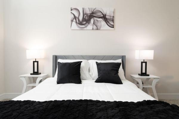 Affordable Private Room 1 - Shared - Wrightwood - Chicago
