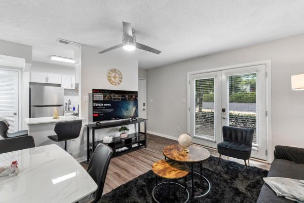 Stylish 2br Duplex With Easy Access To Birmingham - Hoover, AL
