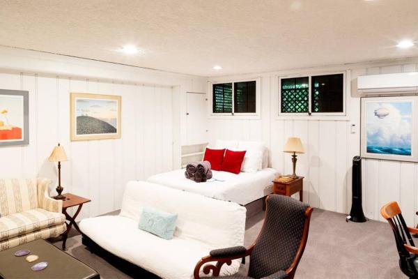 Huge Studio W Full Kitchen W D Parking - American University, Washington