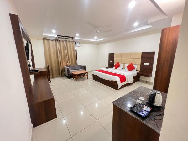 Hotel My Best Stay Patiala !! Parking ! Near Bus Stand ! Banquet ! Near Punjabi University ! Couple Friendly - Patiala