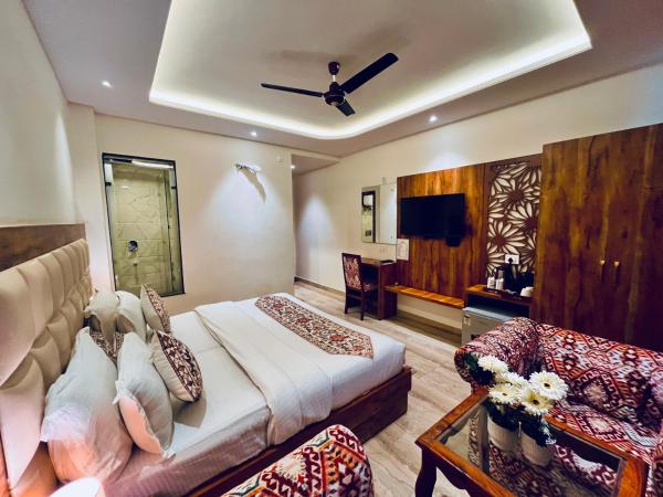 Maclo Classic Luxury Resort - #Lavish & Luxury Rooms #Big Parking #Lift #All Balcony Rooms #Prime Location #Top Selling #Property In Mcleodganj - Dharamshala