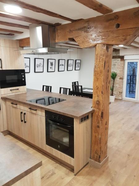 Gumerflat Patio-yaard, Parking &, Wifi Fibra Free, Downtown - Burgos