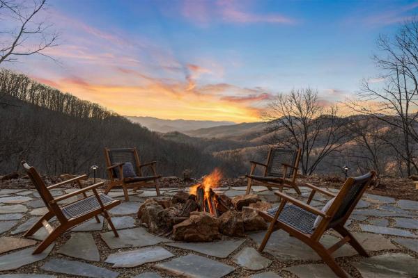Sauna + Views: Private Franklin Cabin On 10 Acres - Franklin, NC