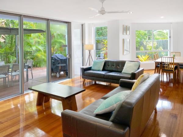 Maggies Beachfront Apartment 2 - Magnetic Island
