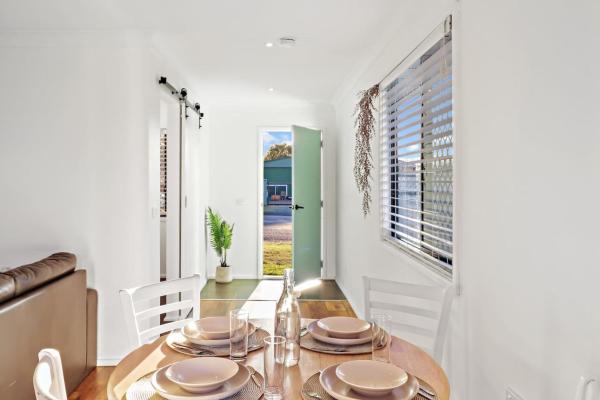 Wine Country Cottage - Kitchener