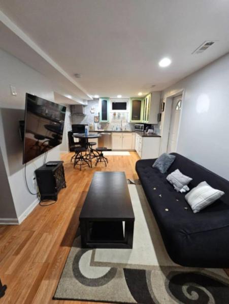 Private Entrance Full Kitchen 2 Bedroom Apartment - Fredericksburg, VA