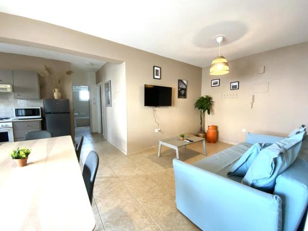 Spacious 3apt Combo, Fast Wifi, 5min Walk To Beach - Larnaca