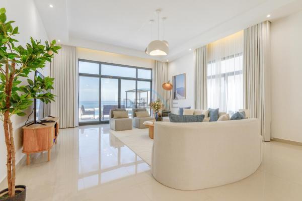 Sea Views 4br And Assistant's Room Villa With Heated Pool, Sharm - Al Dana Villa, Al Dana Island By Deluxe Holiday Homes - Ras Al-Khaimah