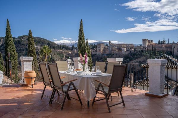 Carmen De Los Moriscos - Alhambra Views - Granada, España