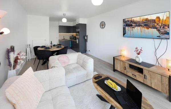 Awesome Apartment In Oostende - Koekelare
