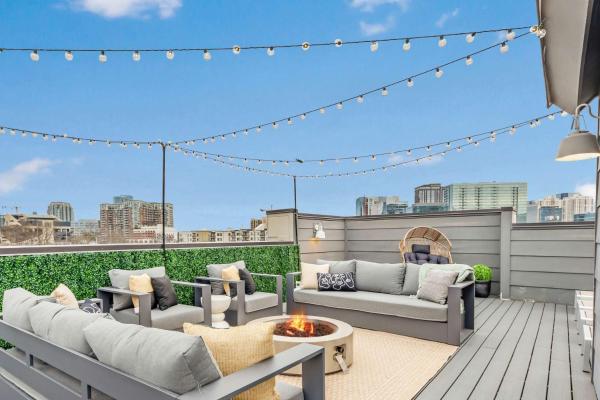 The Hawkins House - Walk To Gulch, Rooftop Views! - Nashville, TN