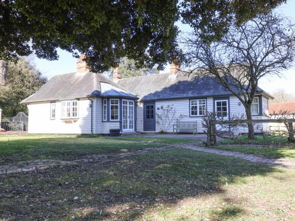 Holm Oak Lodge - Frinton-on-Sea