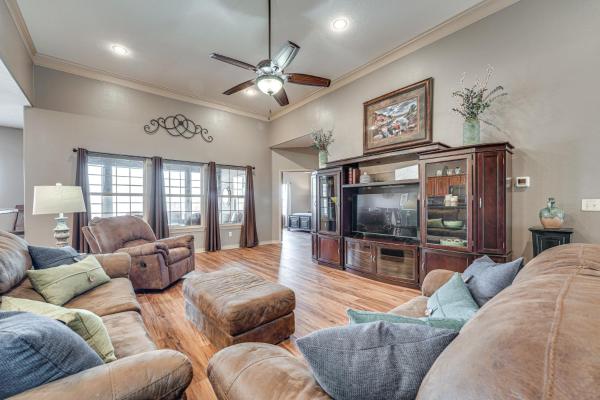 Spacious Branson West Retreat Pool And Golf Access! - Branson, MO