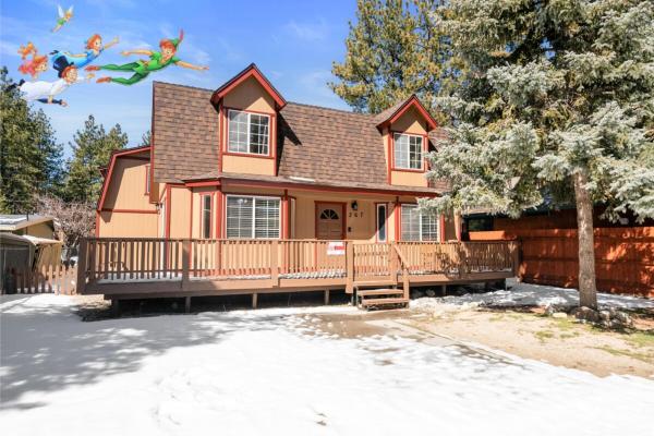 The Peter Pan Hideout With Bbq And Large Backyard - Big Bear, CA