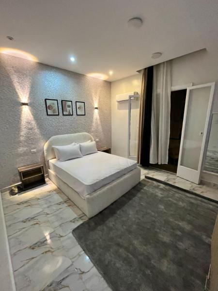 La Vista Downtown Apartment - Cairo