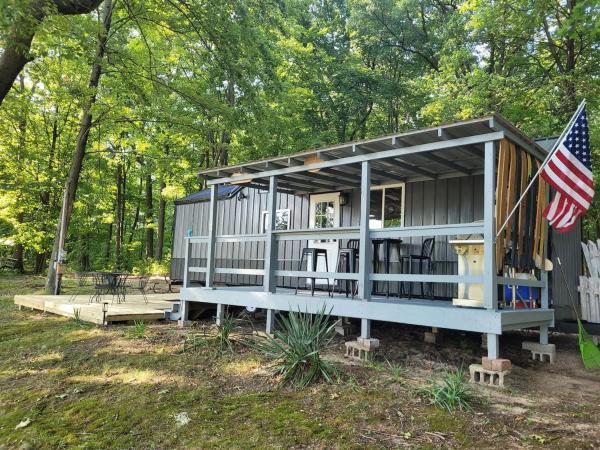 New! Robin's Nest - Cute Lakefront Tiny House! - Maple Valley Township