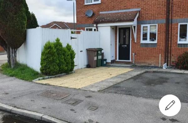 Noya House - Epsom
