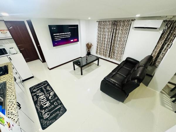 Cozy Corner - Fiji