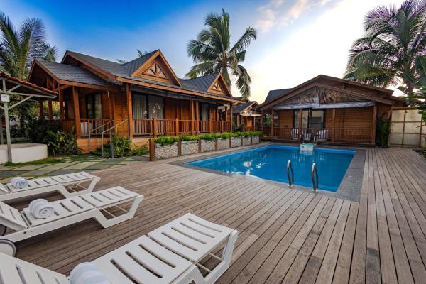 Foxoso Aaristo Baga Beach Resort - Anjuna