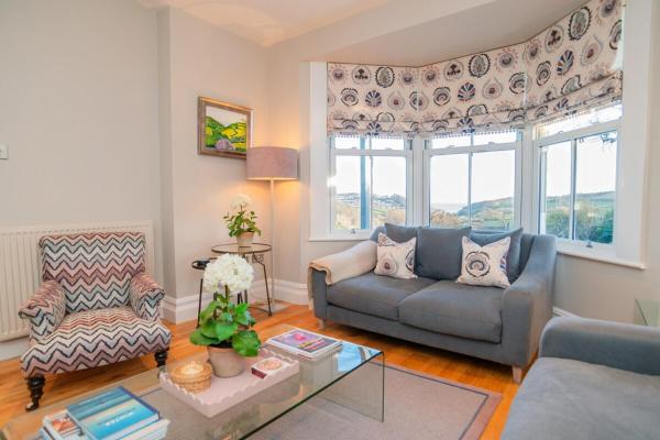 Ultimate Coastal Luxury - 5 Bed, Spacious, Parking, Hot Tub - Kingsbridge