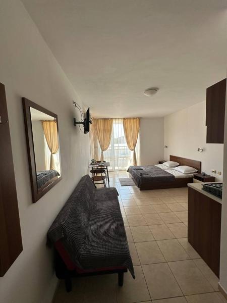 Студио за гости Трипъл Н Слънчев Бряг - Triple N Guest Studio Sunny Beach - Nessebar