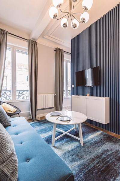 Le Méditerranéen, Face à La Cathédrale - 2d - Reims