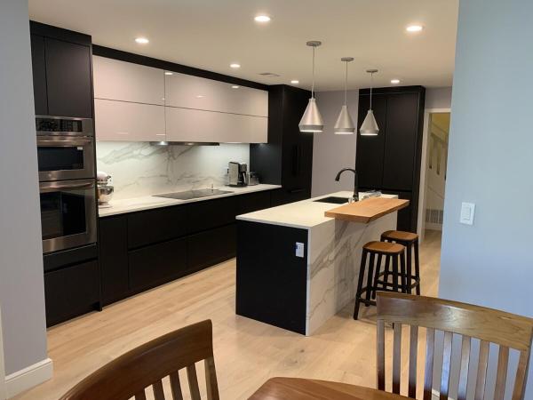 Perfectly Located Luxurious Home - Coastal Trail, CA