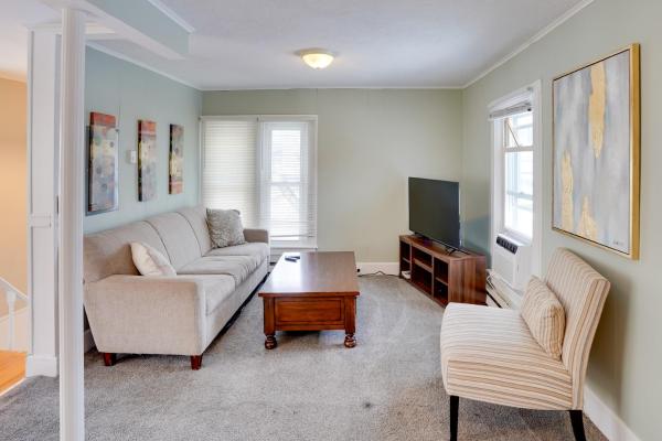 Saratoga Springs Apartment Half Mi To Downtown - Saratoga Springs, NY