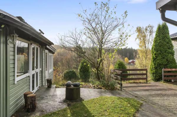 Peaceful Holiday Home Surrounded By Nature - Borås