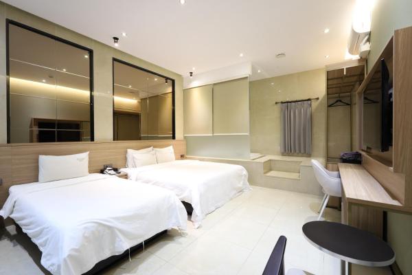 Almond Hotel Busan Station - Pusan