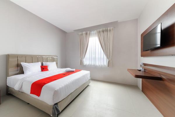 Reddoorz Plus Near Kebun Raya Bogor - Indonesia