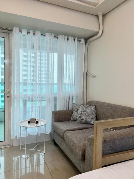 Tower 1 Rm 305 Free Parking, Free Pool, Balcony, 1bedroom 4 Beds - Taguig