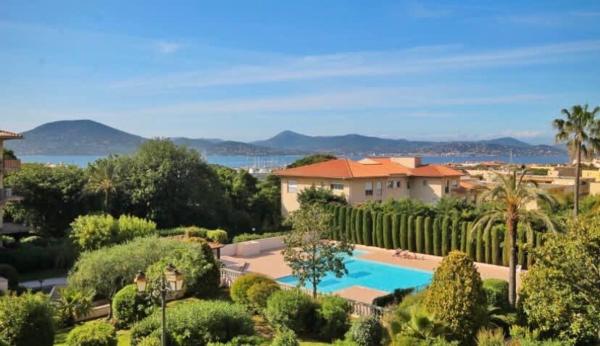 Appartement Centre Ville St Tropez Avec Vue Mer - Saint-Tropez