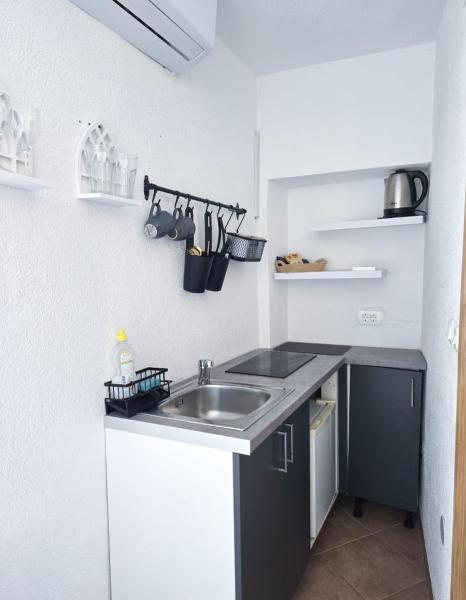 Private Bedroom With Bathroom - Brela