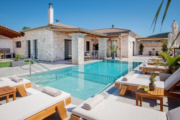 Villa Llaha Gabrijela - Luxurious Private Escape With Pool In Nature - By Villa Mana Gers - Zakinthos
