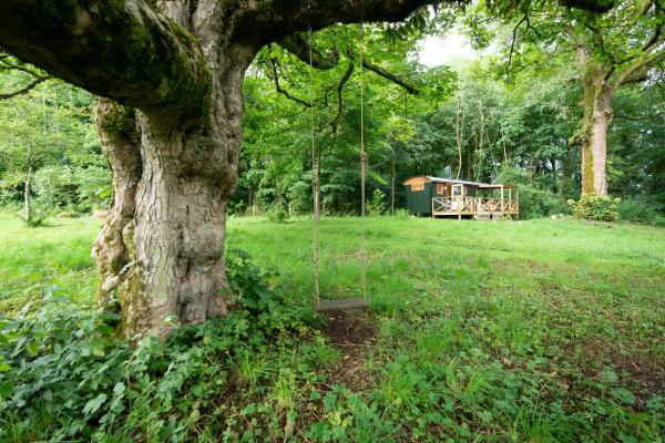 Cosy Cute Cabin With Large Veranda & Outdoor Bath - Ayrshire