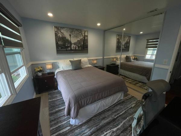 Adorable Room In The House With Peacefull Backyard - San Diego, CA