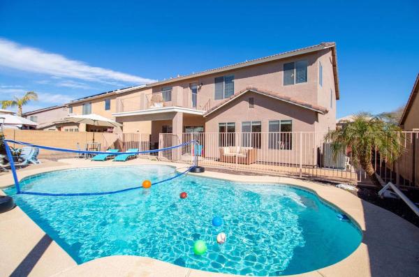 Luxurious Retreat - Free Htd Pool - Outdoor Fun - Casa Grande, AZ