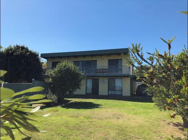 Oli's At 57 Lakeside Drive, Mallacoota - Mallacoota