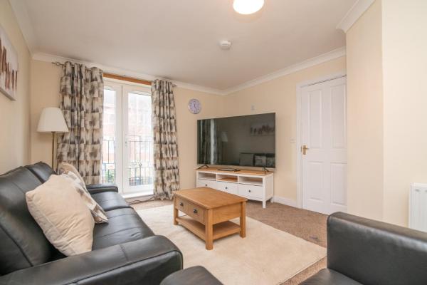 Newly Refurbed 5 Bed House With Free Parking N Dryer - Birmingham