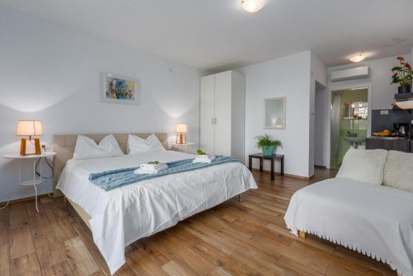 Apartments Zomzi - Funtana