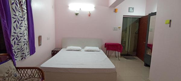 Room In Banjara Hills - Hyderabad