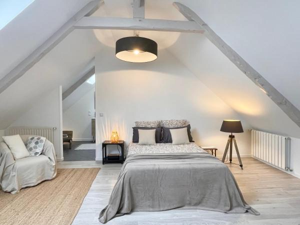 Maison De Pays Simple Et Chaleureuse - Dinan