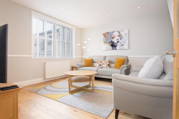 Sillwood Mews - With Free Parking - West Sussex