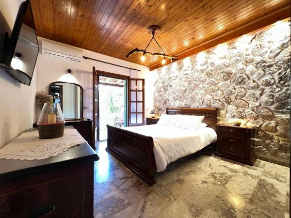 Villa Yiannitsis-harmony In The Flowers, Acharavi Beach - Korfu