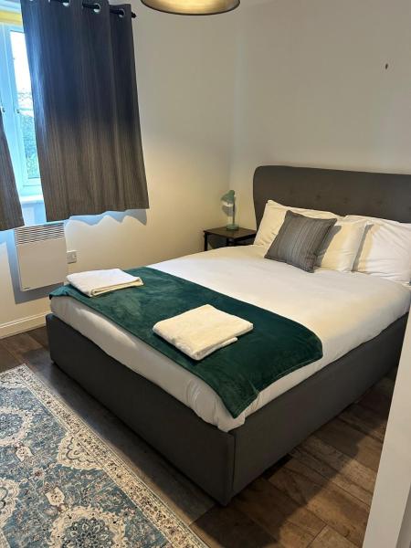 Spacious 2 Bed 2 Bath Apt Close To Cardiff Bay Wmc City Centre Stadium With Parking - Cardiff